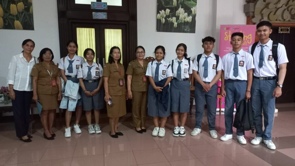MENGISI LIBURAN SEKOLAH, SISWA SMA DHARMA PRAJA DENPASAR MELAKSANAKAN ...